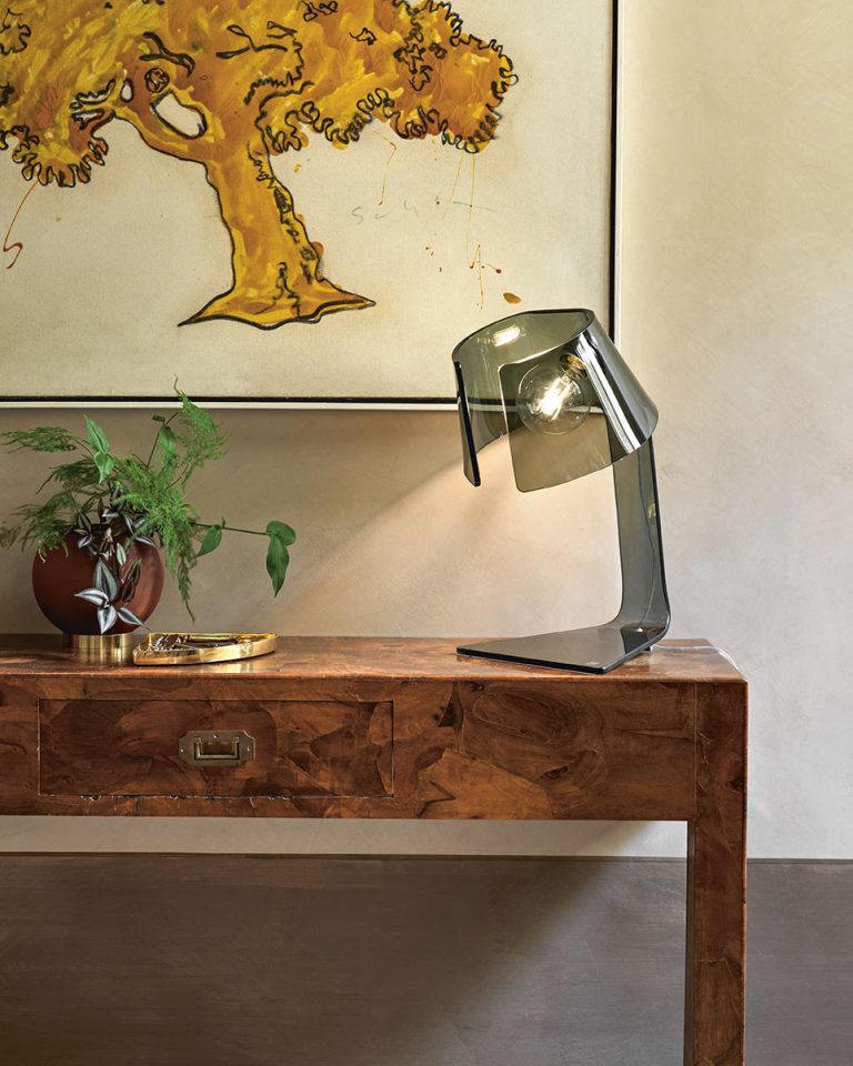 L'astra, the curved glass table lamp – FIAM Italia